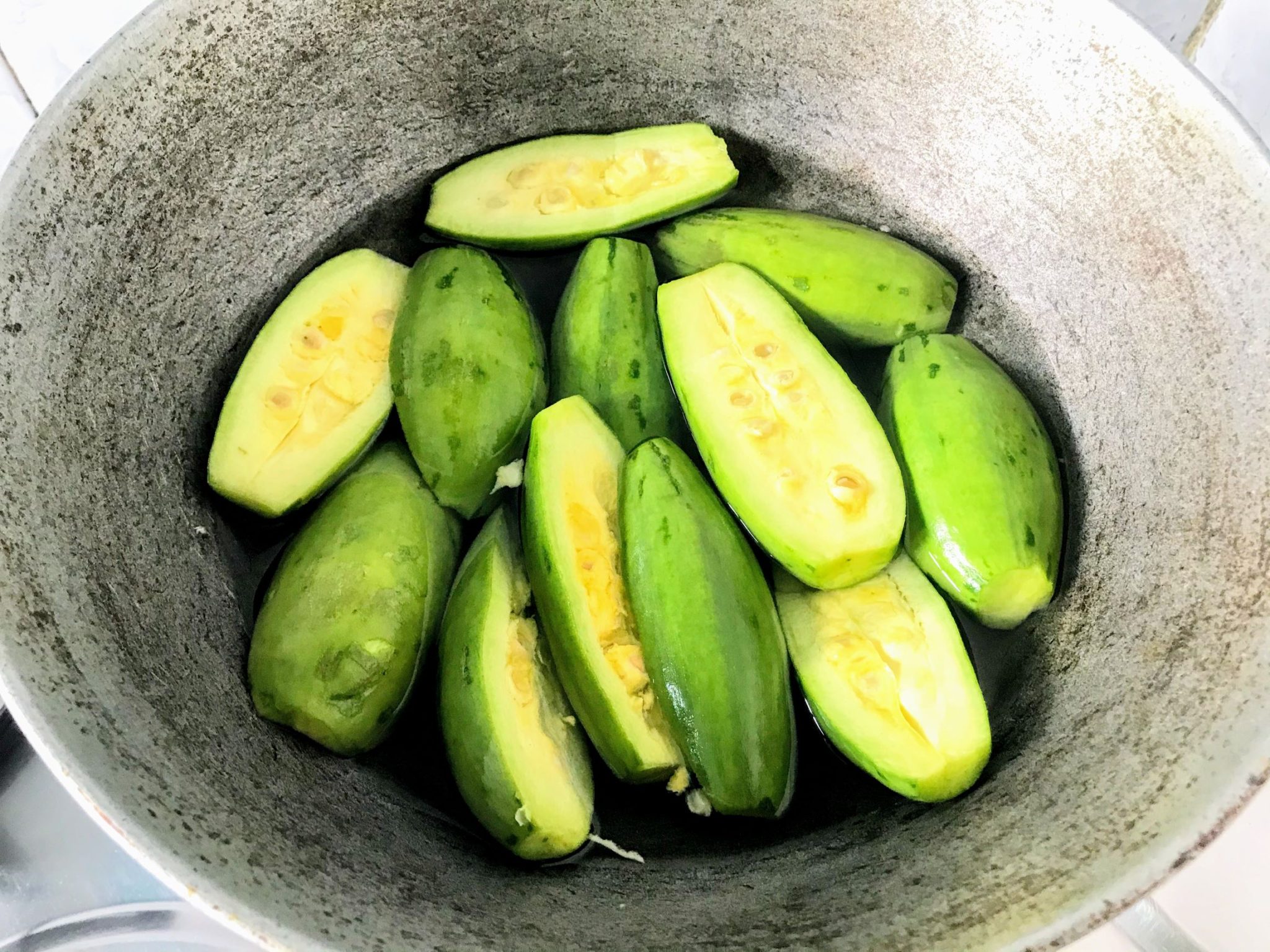 Chingdi Mach Diye Potoler Dolma Bhaja - Everydayrecipe.in